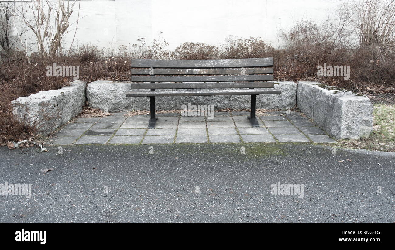 Old wood bench Stock Photo - Alamy