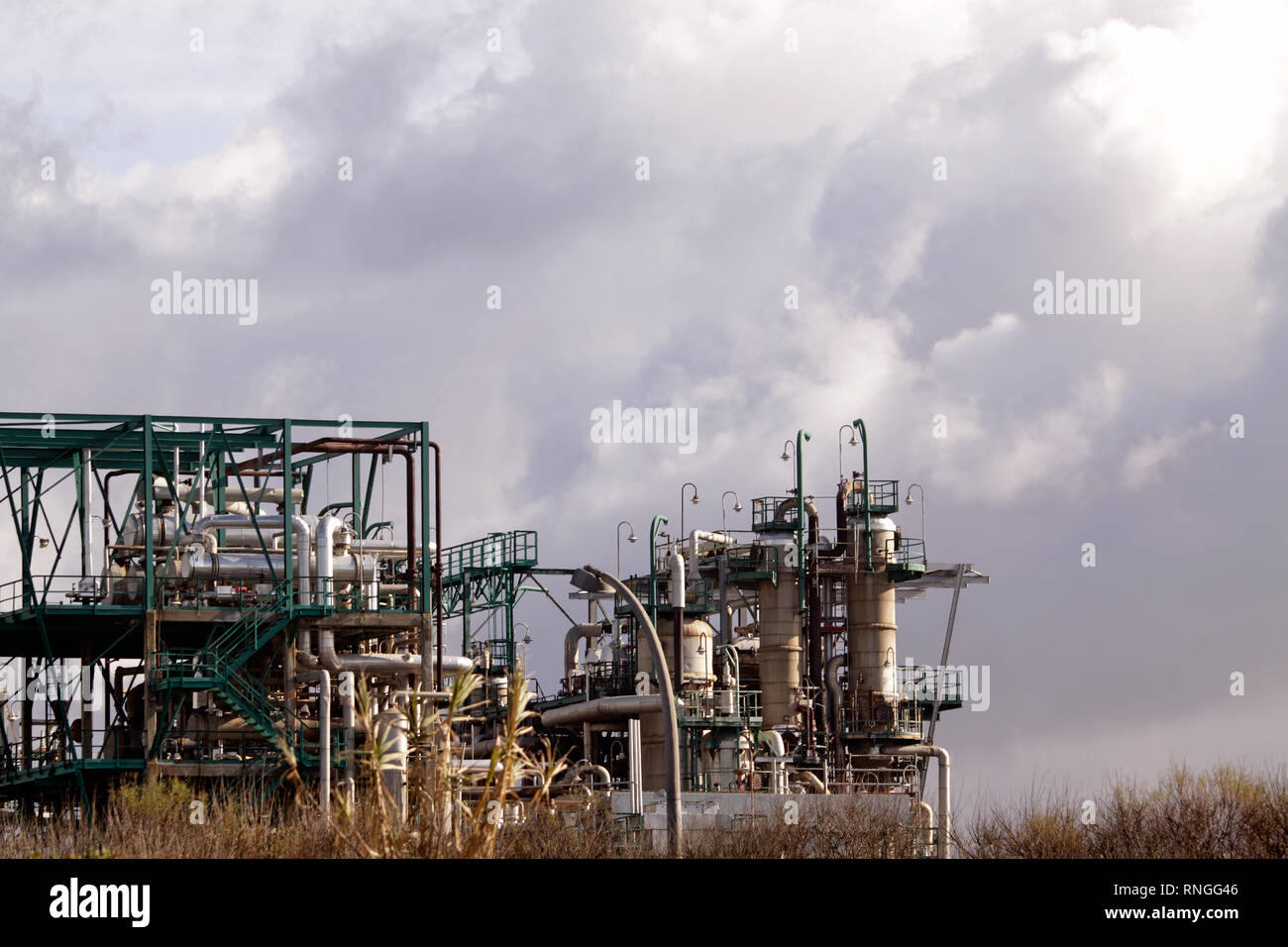Refinery steam hi-res stock photography and images - Alamy