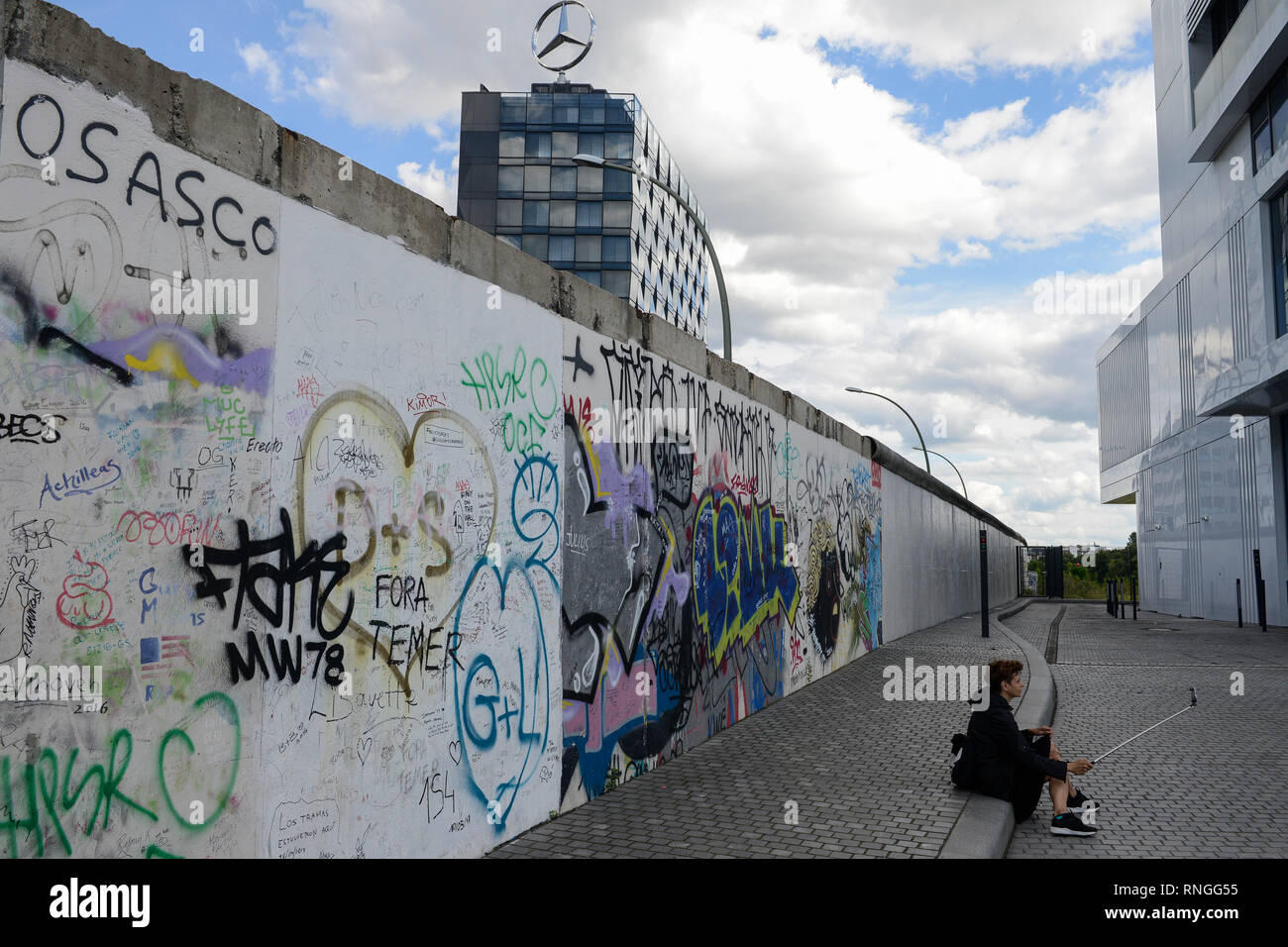 Germany, Berlin, The wall, East side gallery, wall paintíngs and murals ...