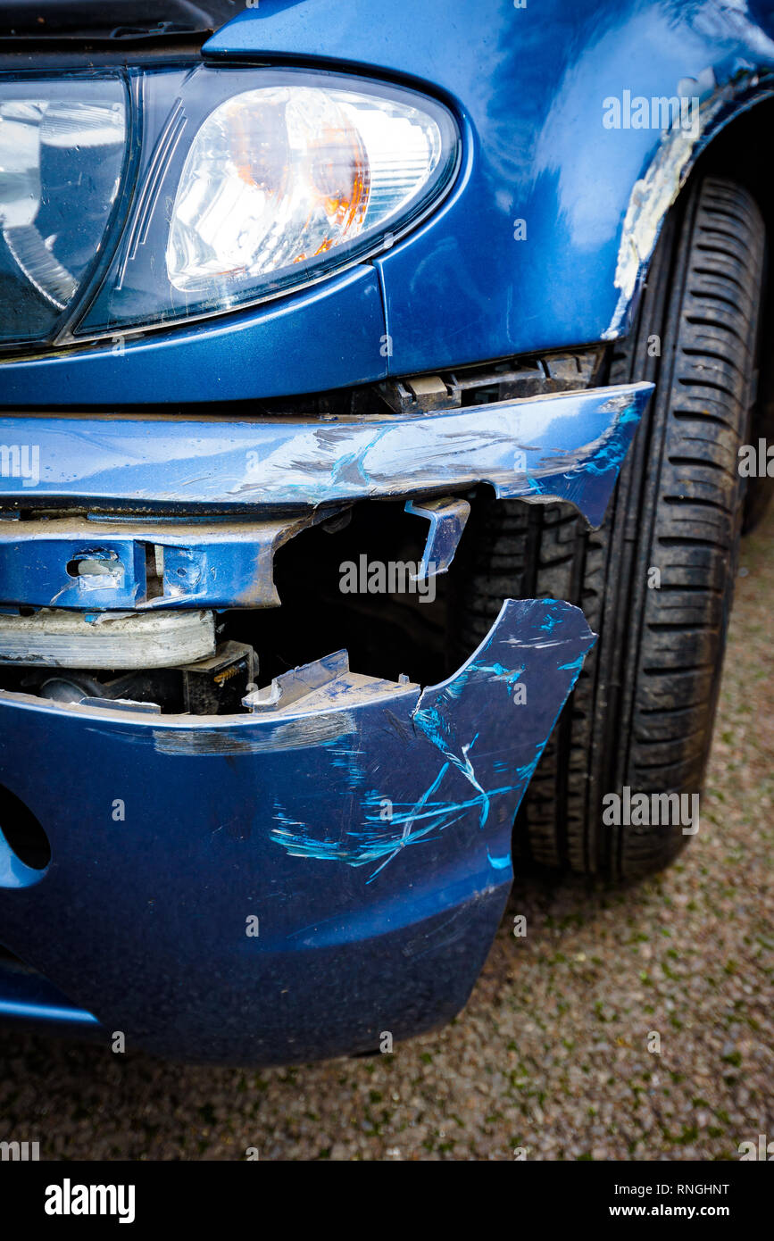 Car Crash and Car Damage. Body work and bumper Stock Photo - Alamy