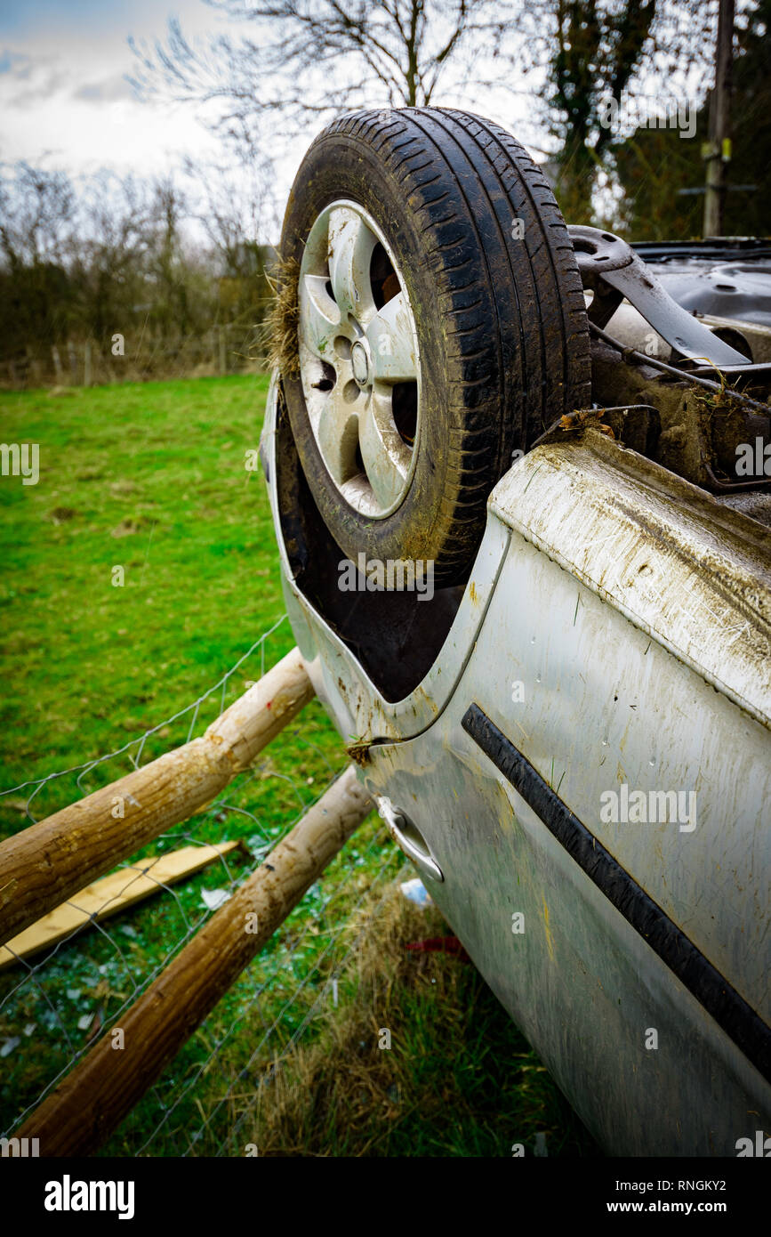 Crash fence hi-res stock photography and images - Alamy