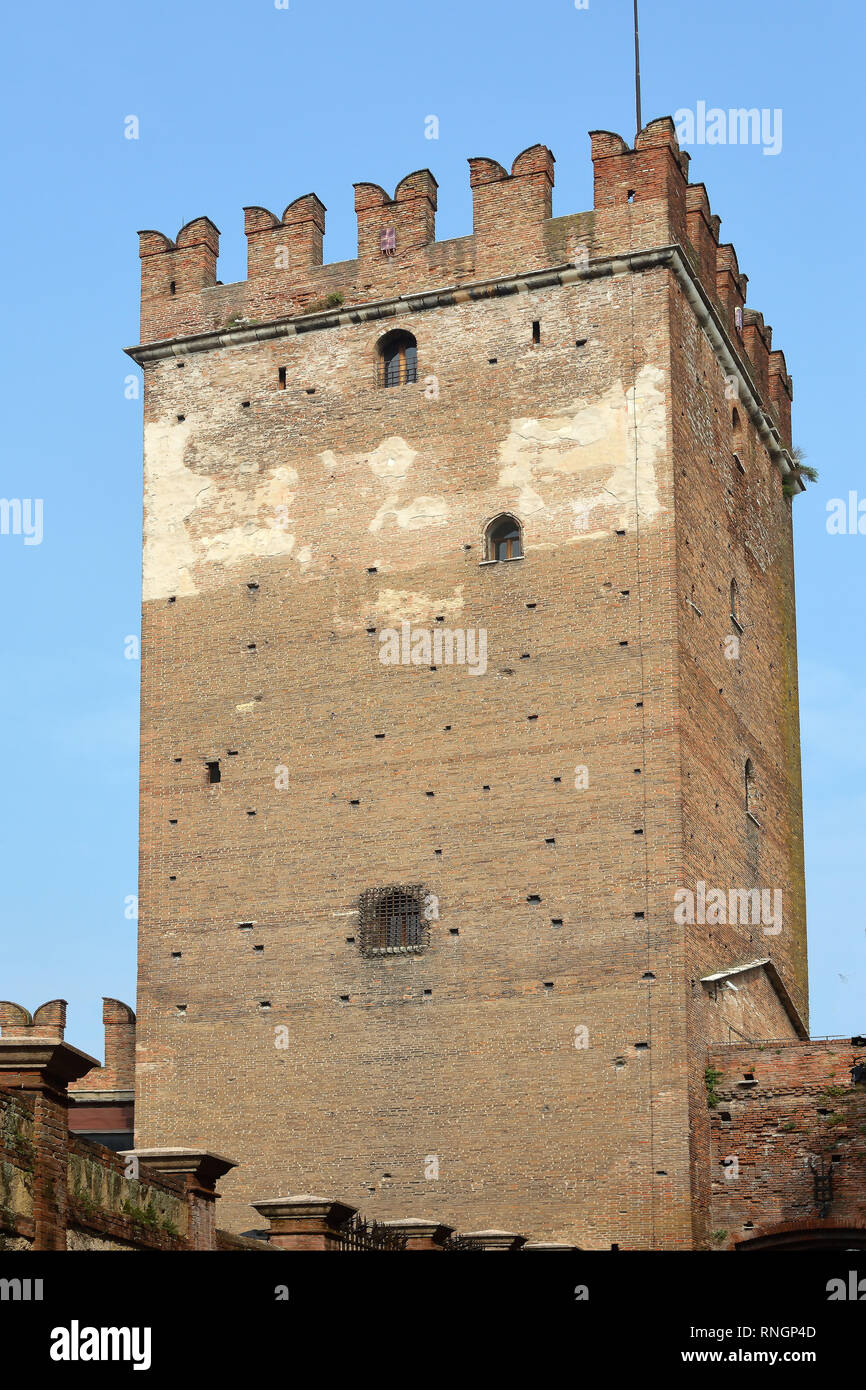 Castelvecchio castle in the historic center of Verona - Italy Stock ...
