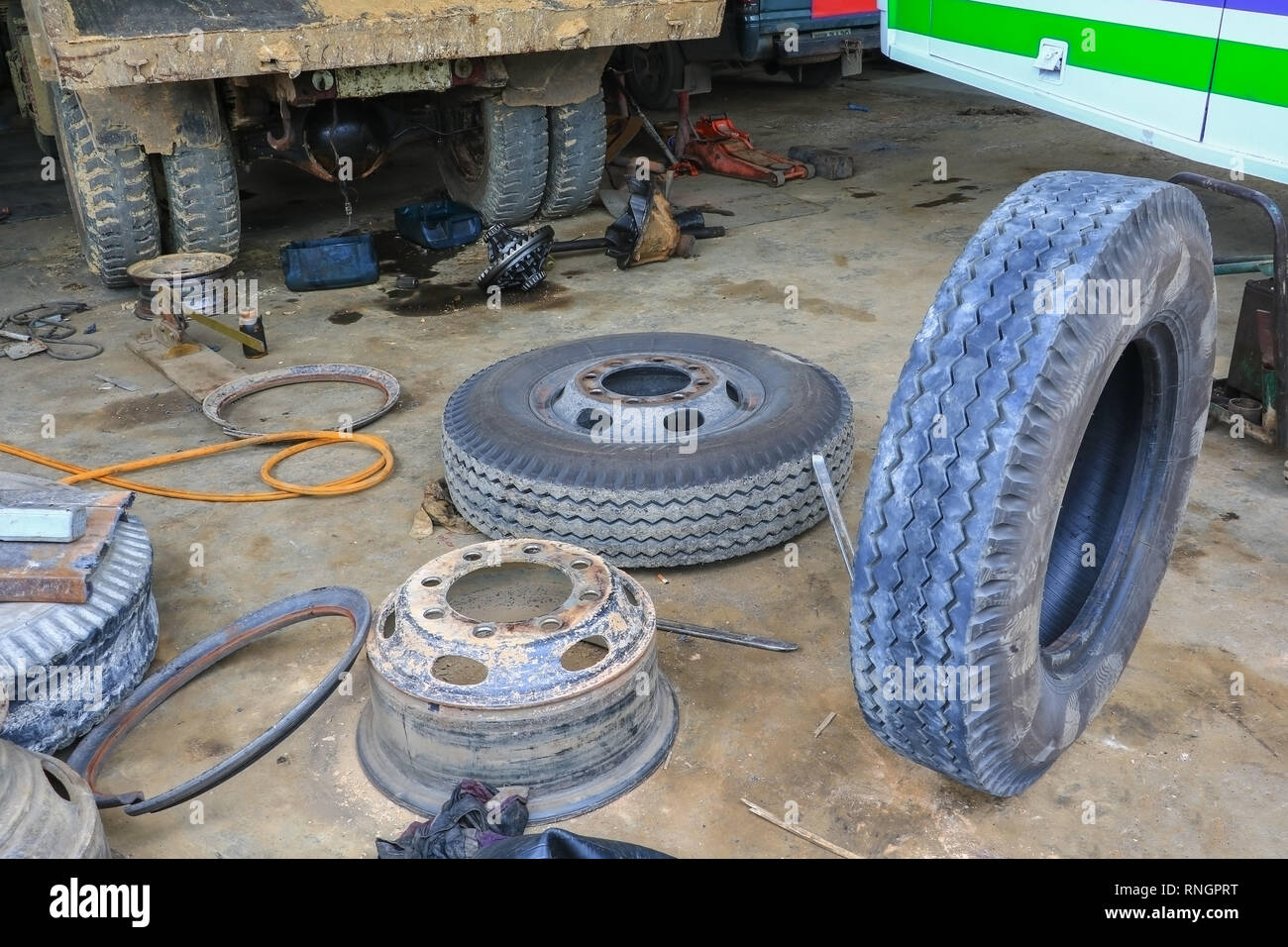 Lorry wheel change hi-res stock photography and images - Alamy
