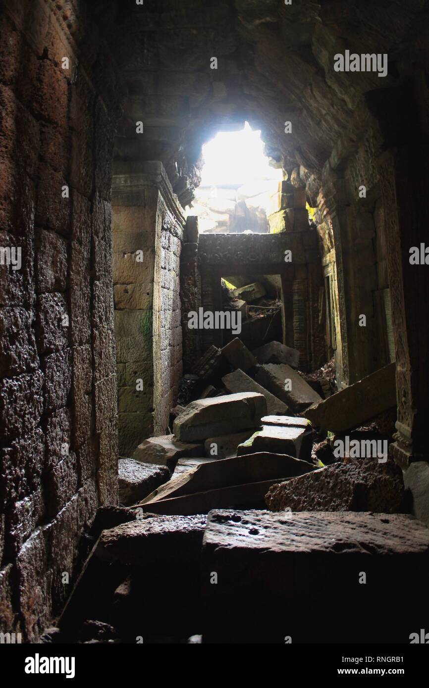 inside of the angkor wat Stock Photo - Alamy