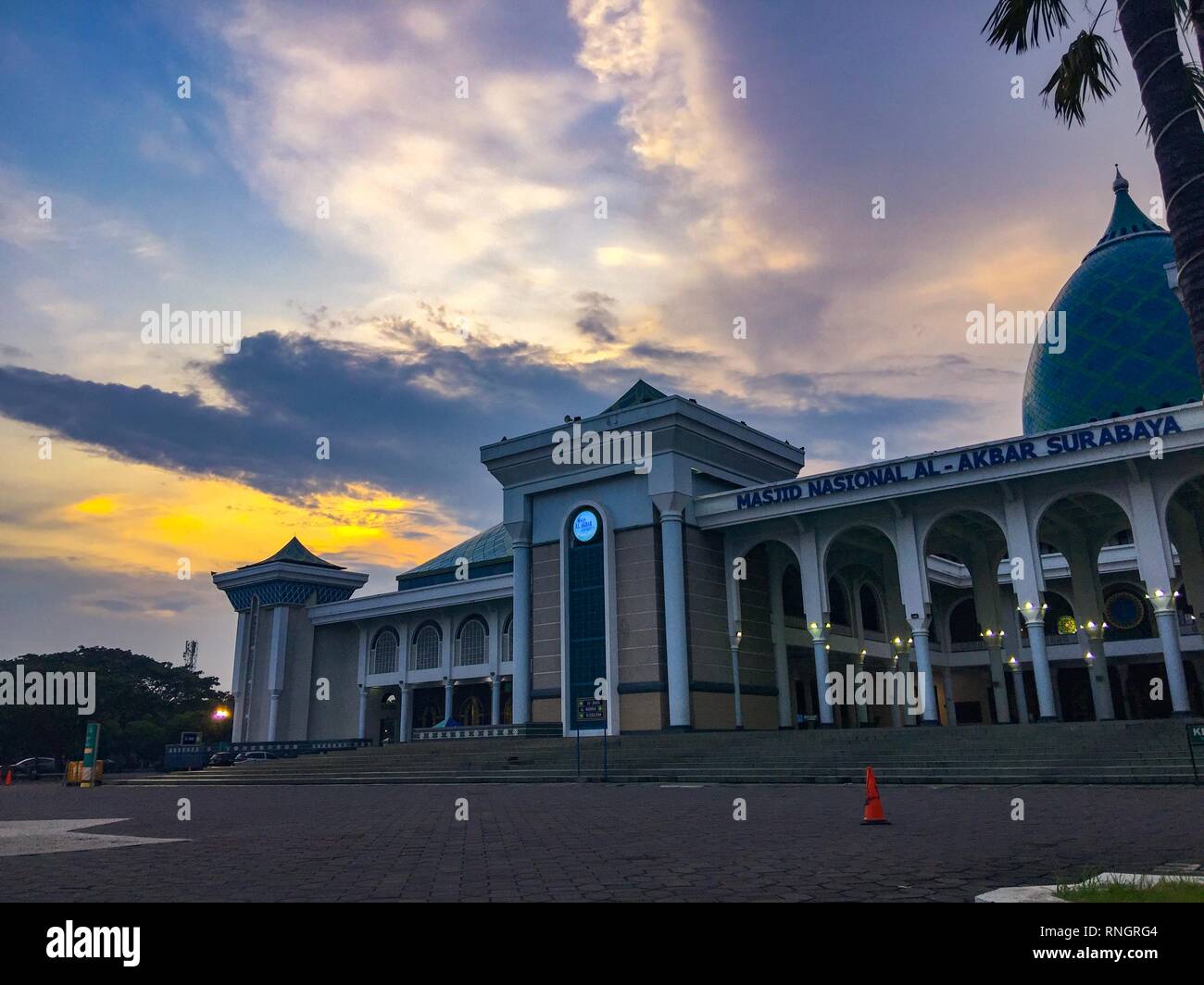 Evening at Al Akbar mosque Stock Photo - Alamy