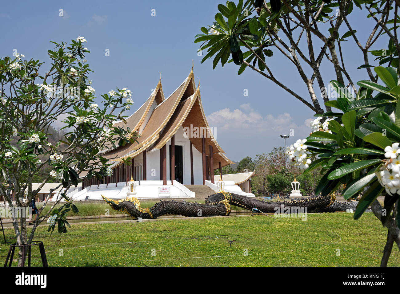 Modern temple hi-res stock photography and images - Alamy