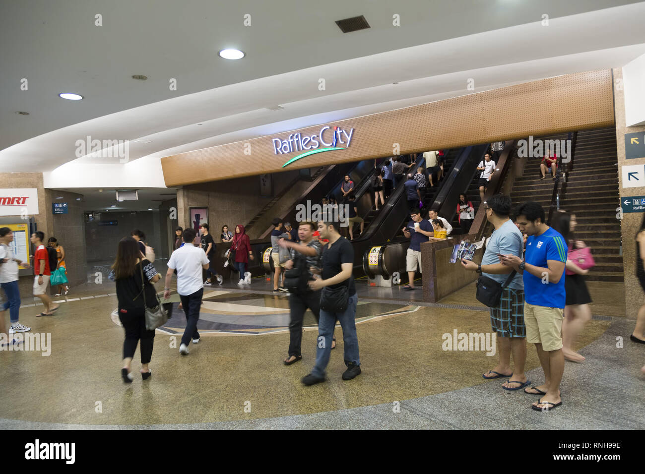 Raffles shopping mall in SIngapore Stock Photo - Alamy