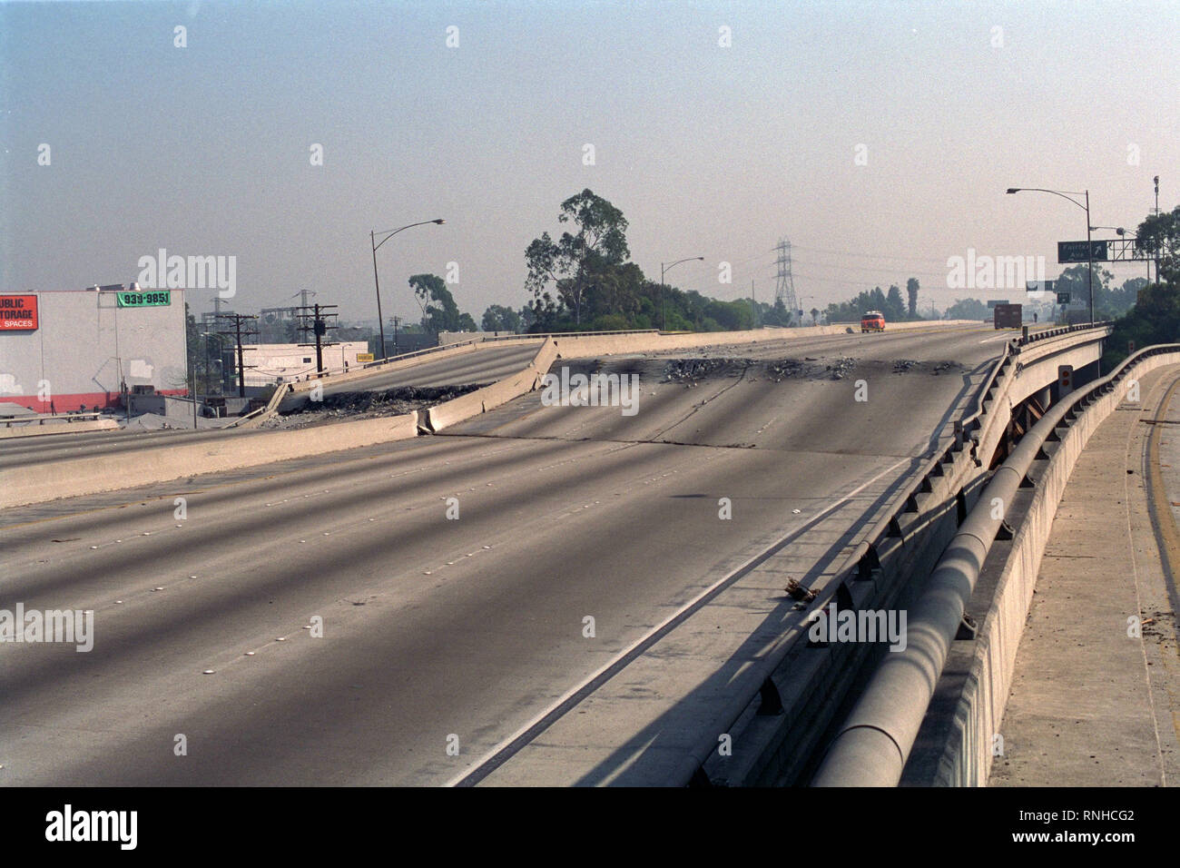 Freeway destroyed in northridge hi-res stock photography and images - Alamy