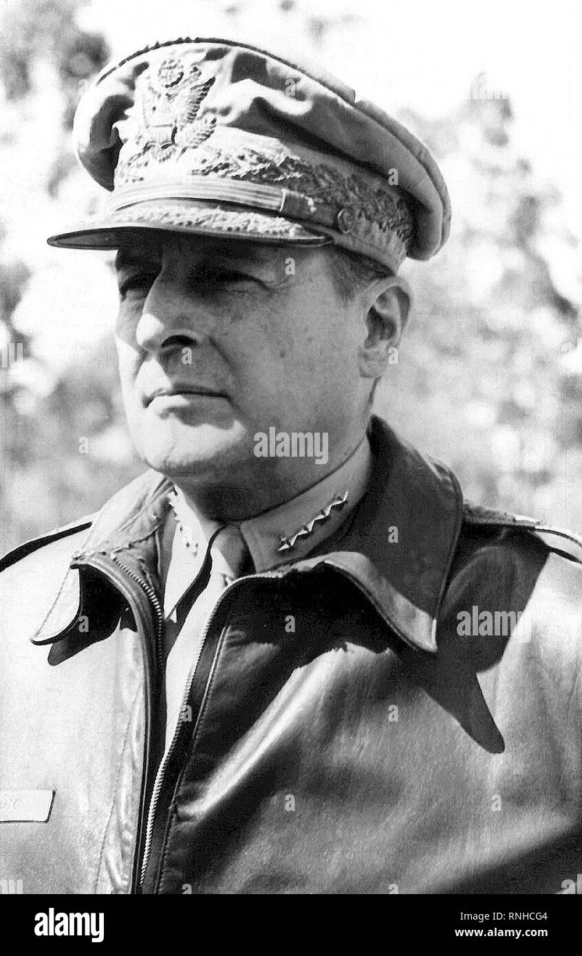 Portrait: US Army (USA) General Douglas MacArthur Stock Photo - Alamy