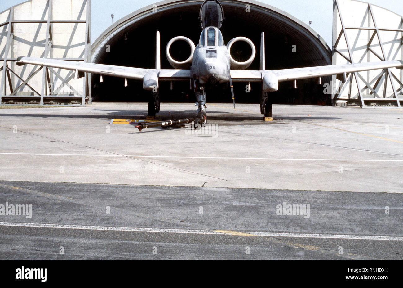 1980s military airplanes hi-res stock photography and images - Alamy