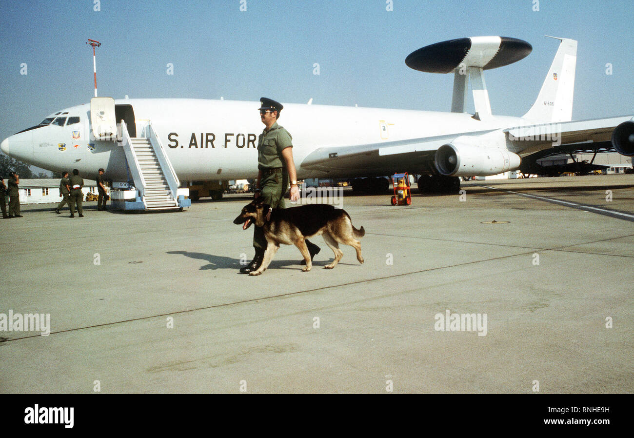 1980 - An RAAF security policeman LAC Brian E. Dalton and his sentry ...
