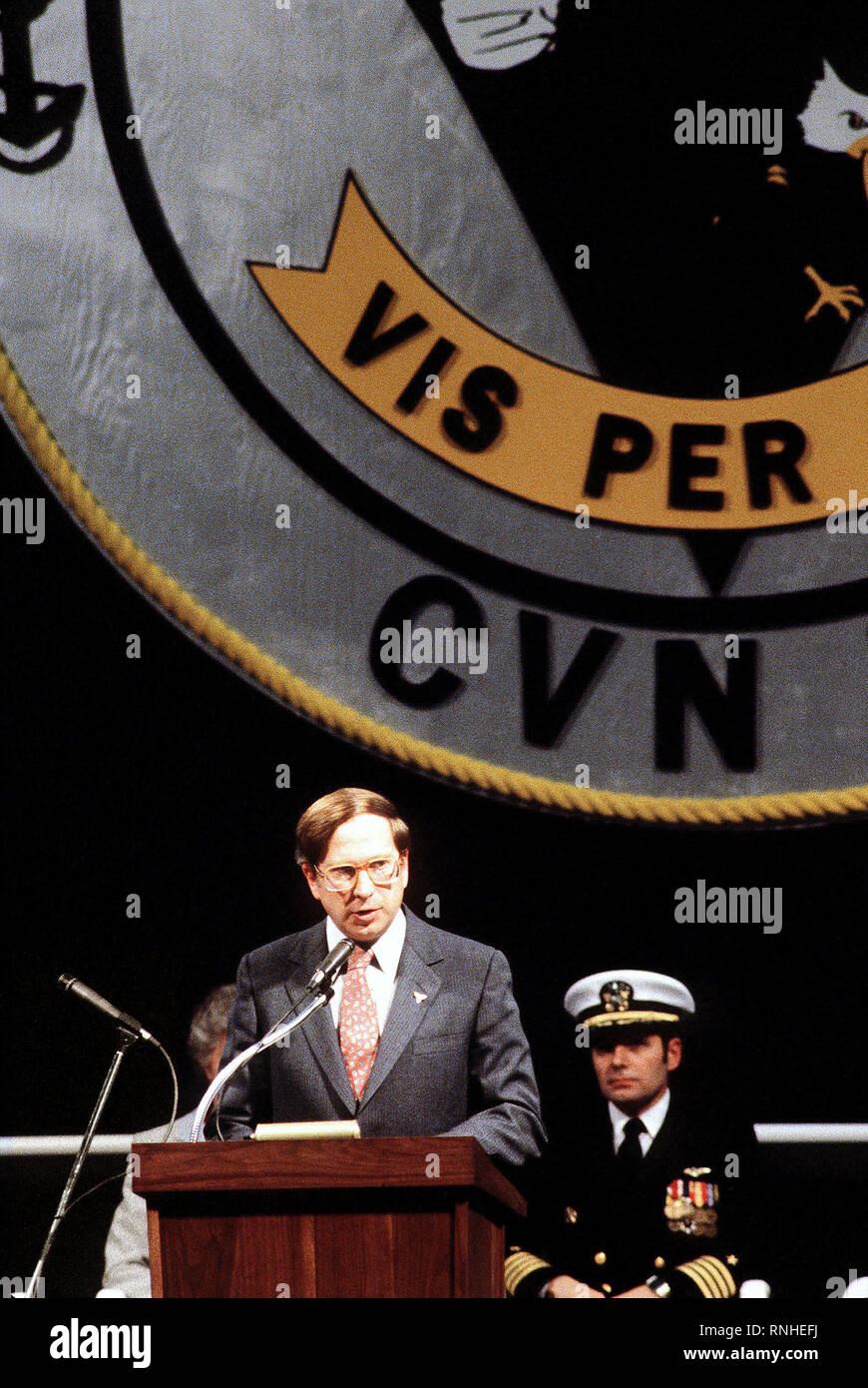 1982 sam nunn speaking hi-res stock photography and images - Alamy