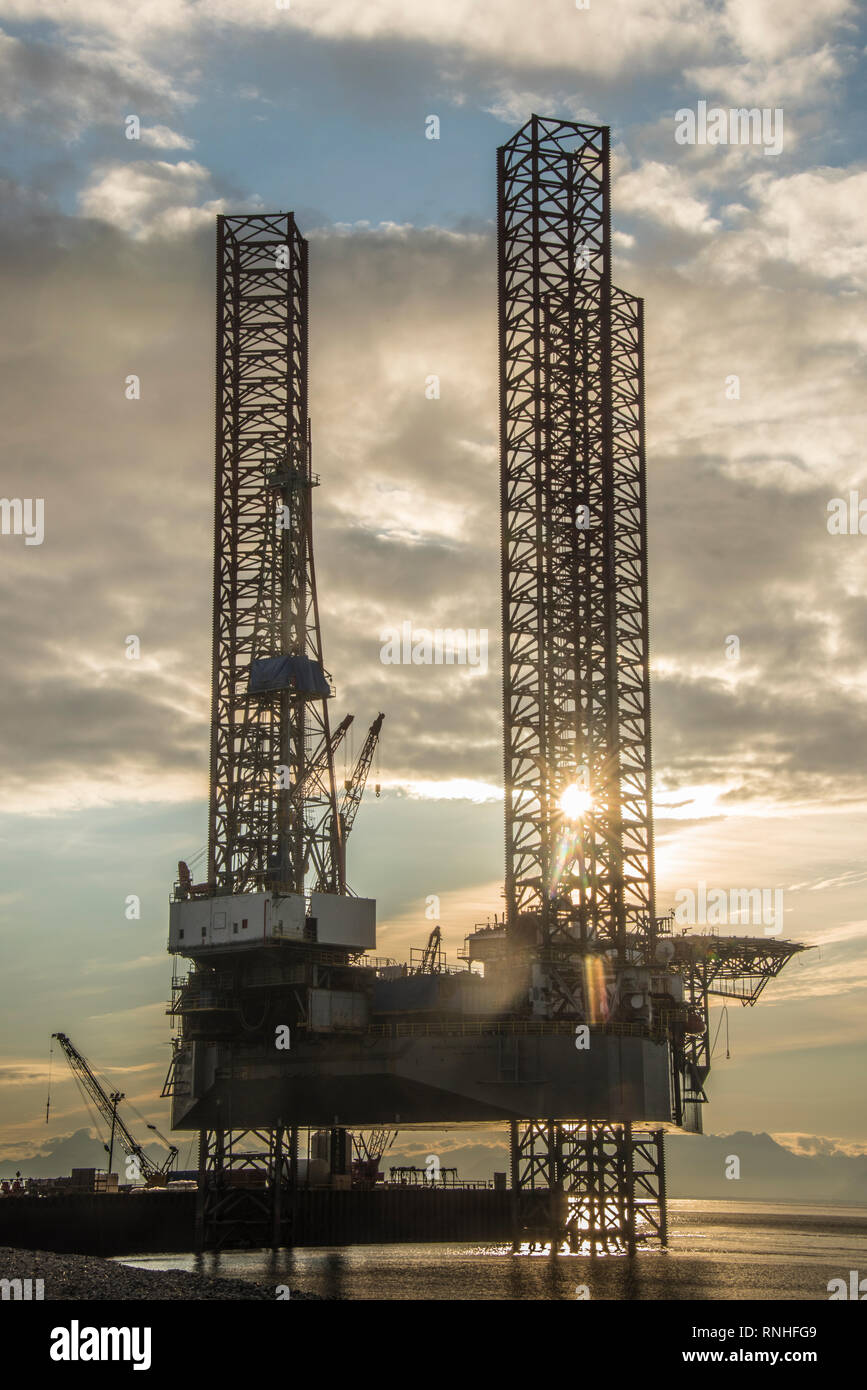 Cook inlet oil rig hi-res stock photography and images - Alamy
