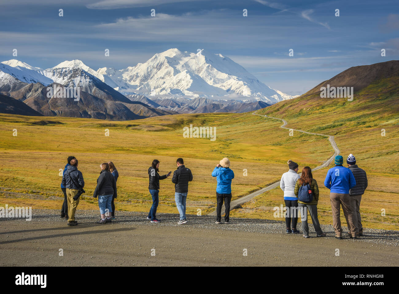 Alaska tour bus hi-res stock photography and images - Alamy
