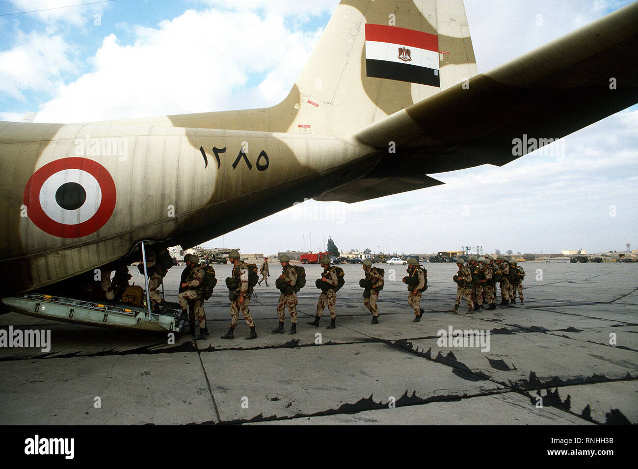 Exercise bright star 82 hi-res stock photography and images - Alamy