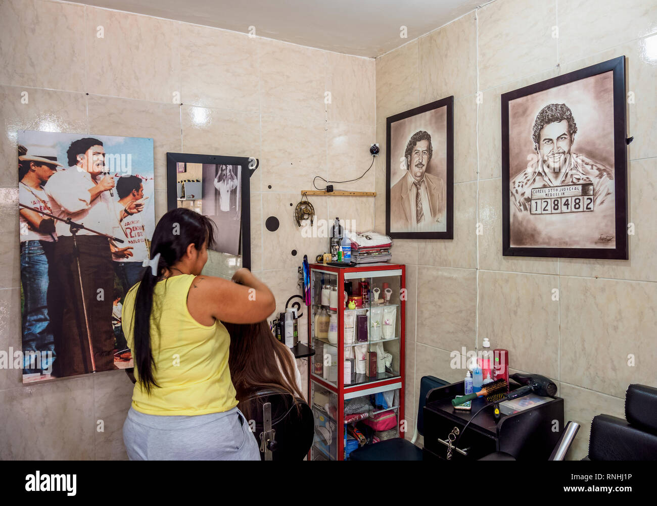 El Patron Barbershop, El Barrio Pablo Escobar, Medellin, Antioquia ...