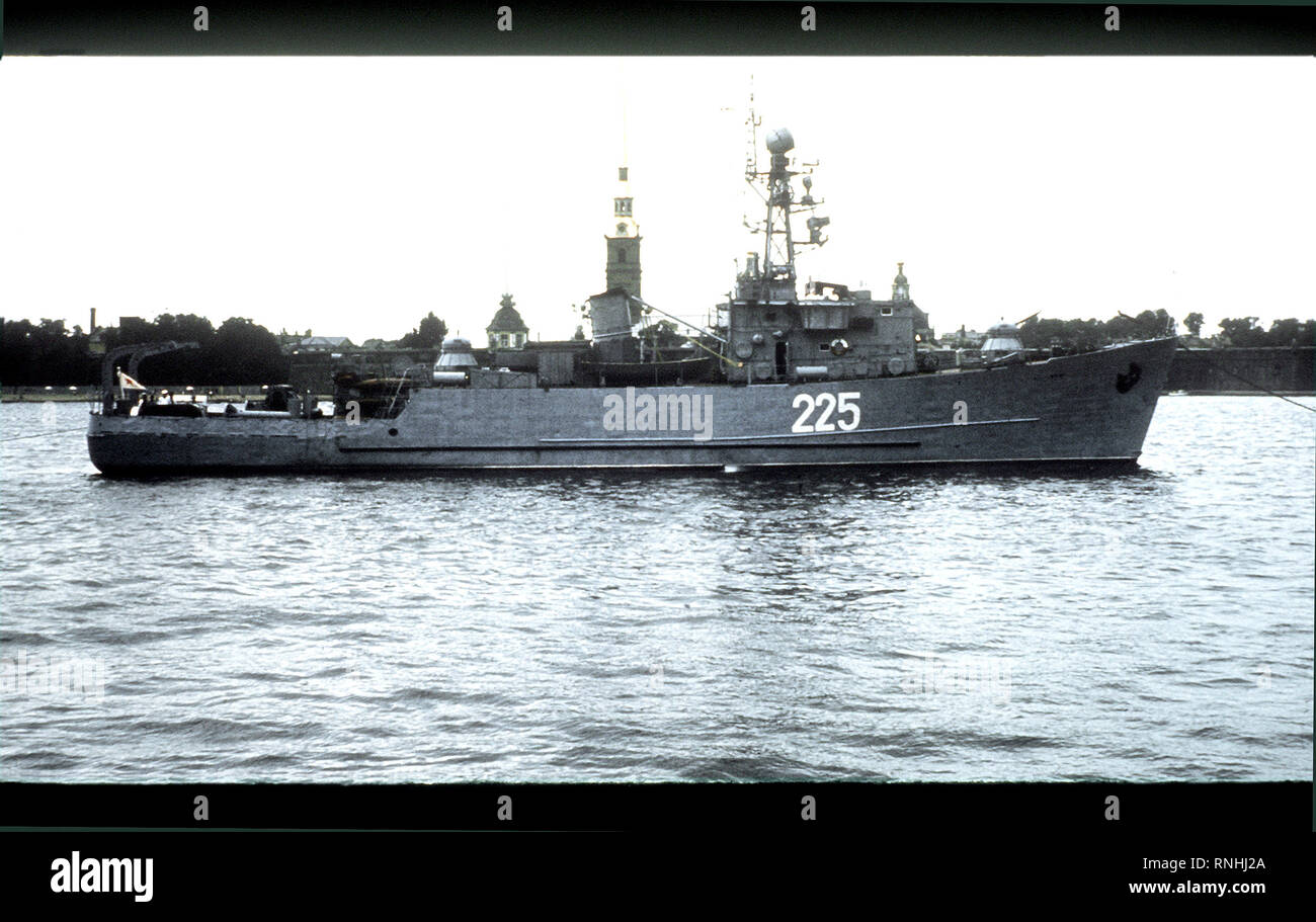 1980s soviet union minesweeper hi-res stock photography and images - Alamy