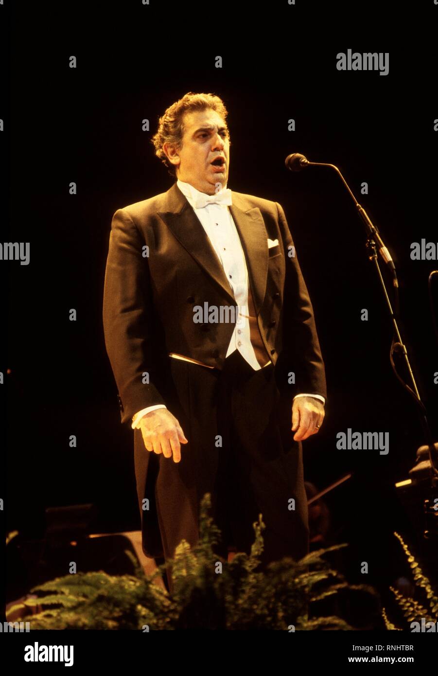 Spanish-Mexican operatic tenor Pl‡cido Domingo is shown singing during ...