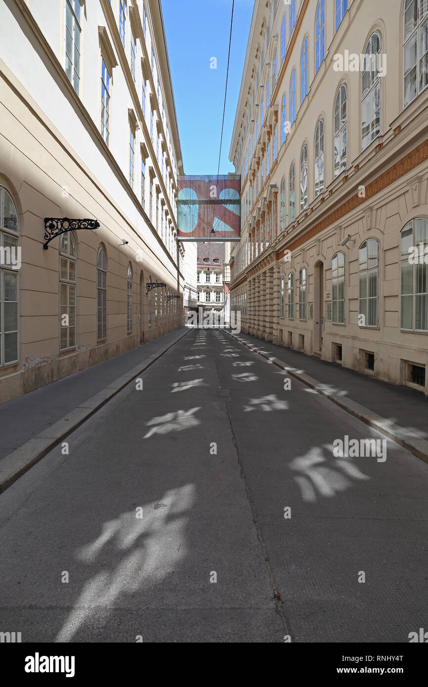 Empty street vienna hi-res stock photography and images - Alamy