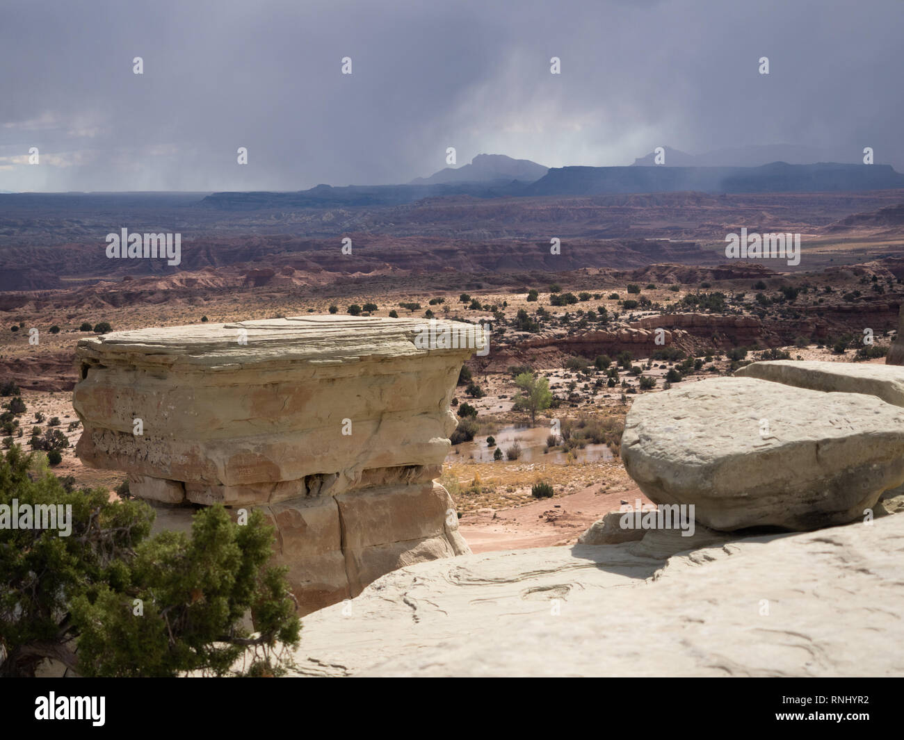 Colorful canyon walls of the Salt Wash Overlook in Utah. Rock ...