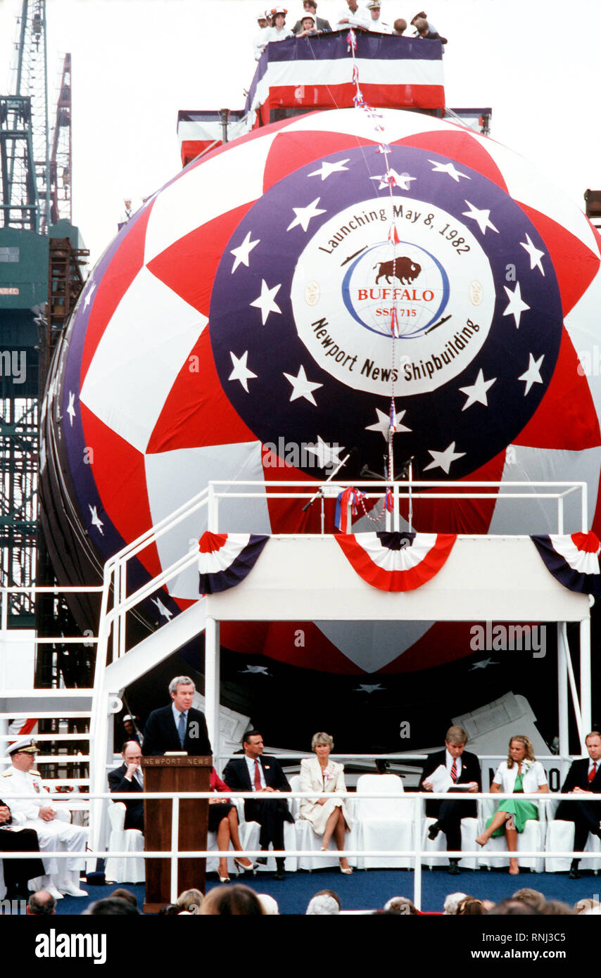 1982 - The bow of the nuclear-powered attack submarine USS BUFFALO (SSN ...