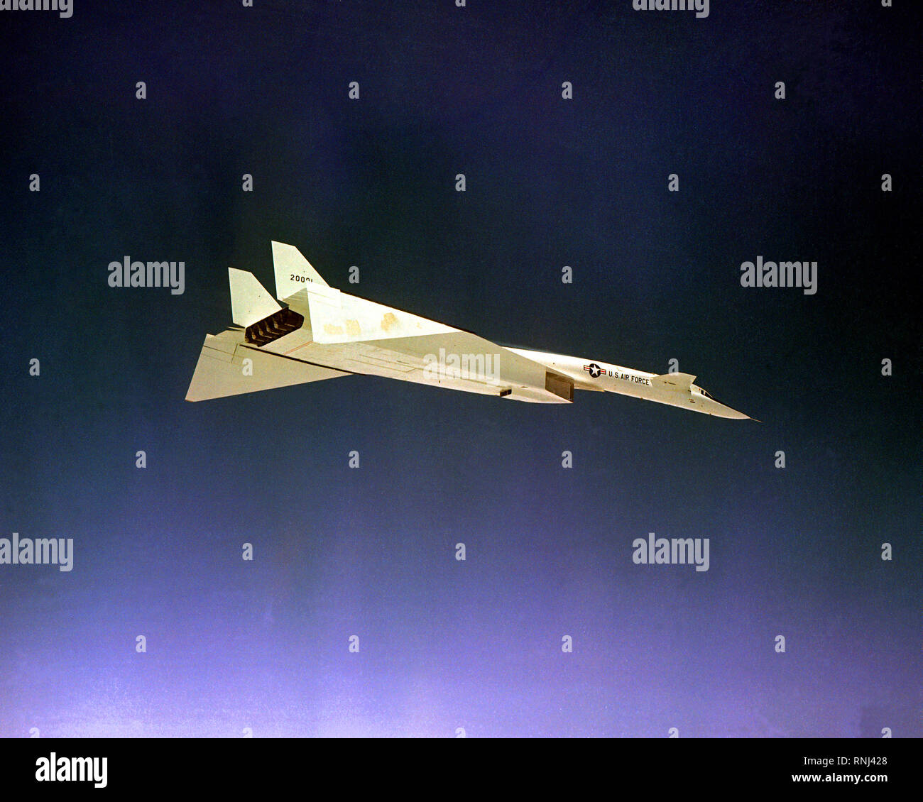 1960 - An air-to-air right rear view of an XB-70 Valkyrie aircraft ...