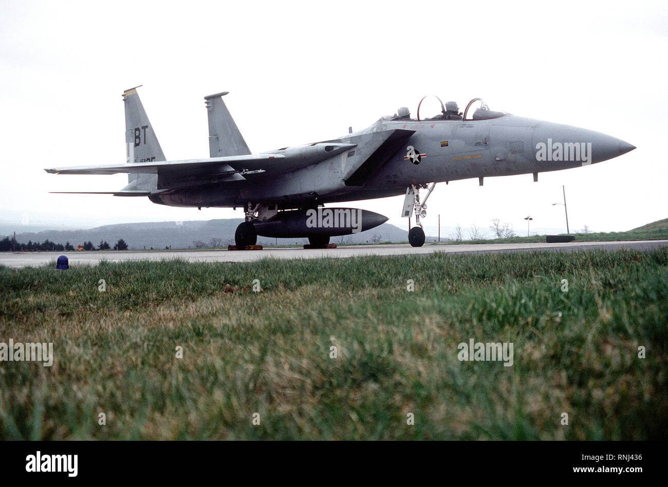 1980s military airplanes hi-res stock photography and images - Alamy