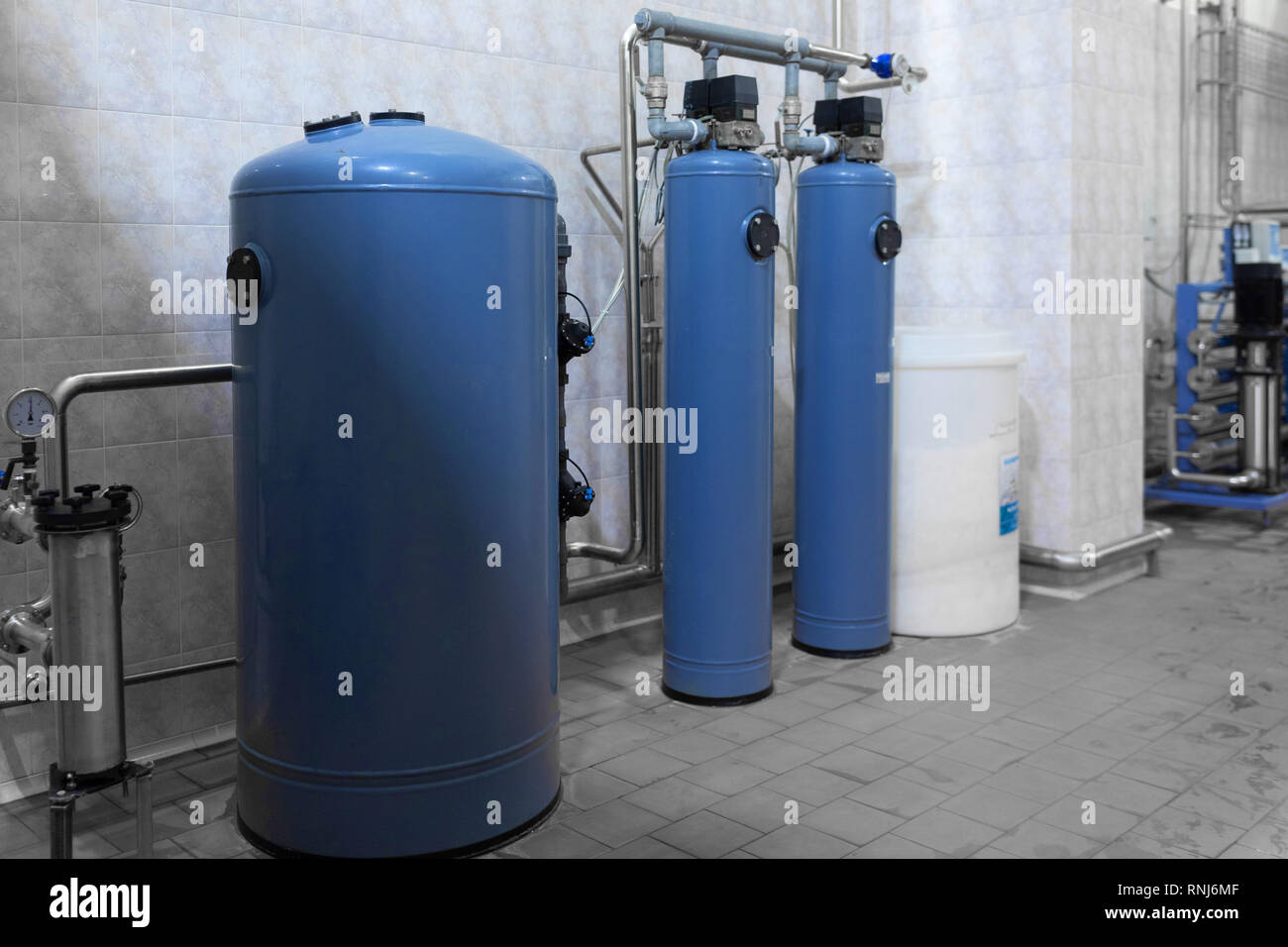 Empty gas cylinders hi-res stock photography and images - Alamy