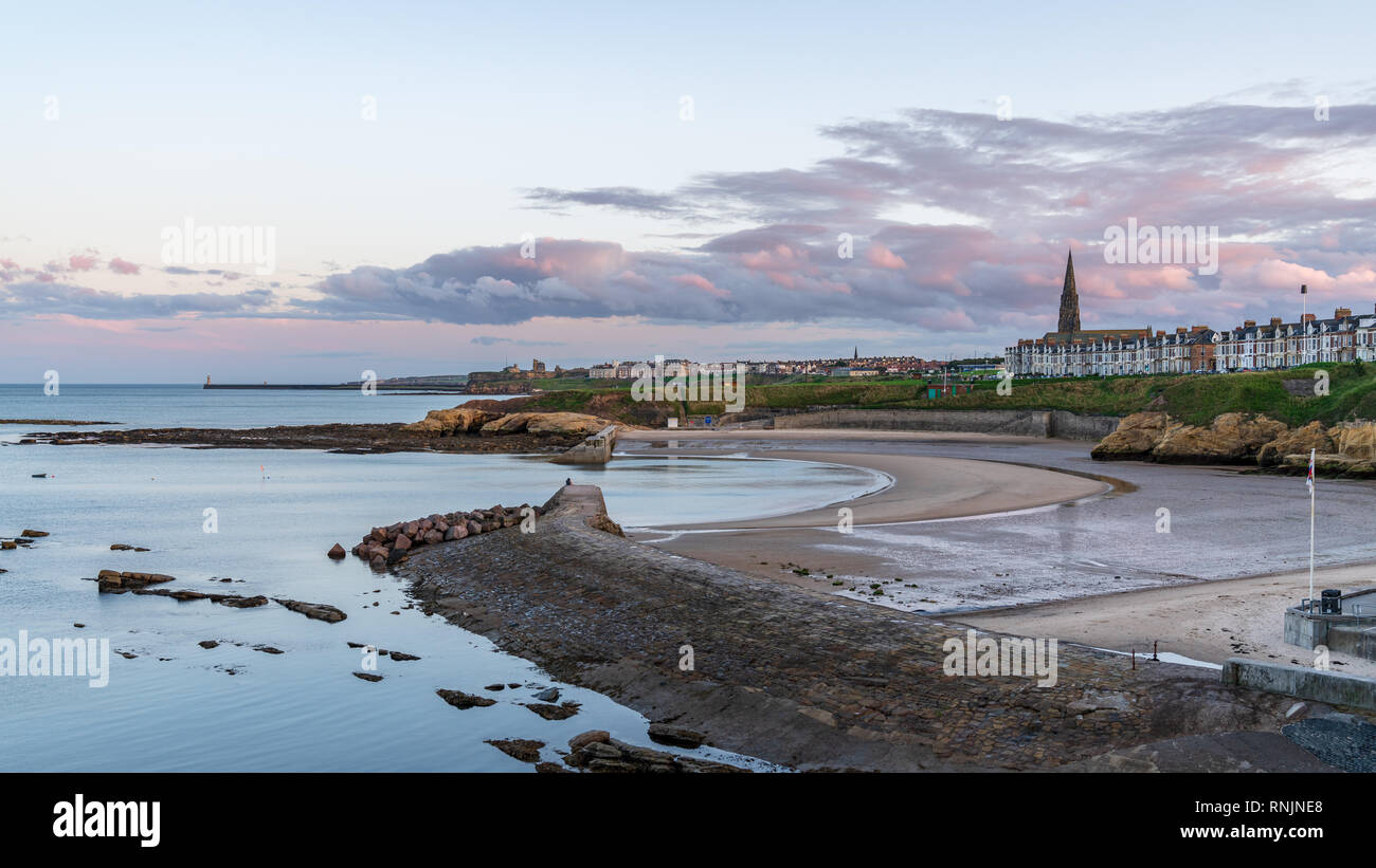 Cullercoats Beach Stock Photos & Cullercoats Beach Stock Images - Alamy