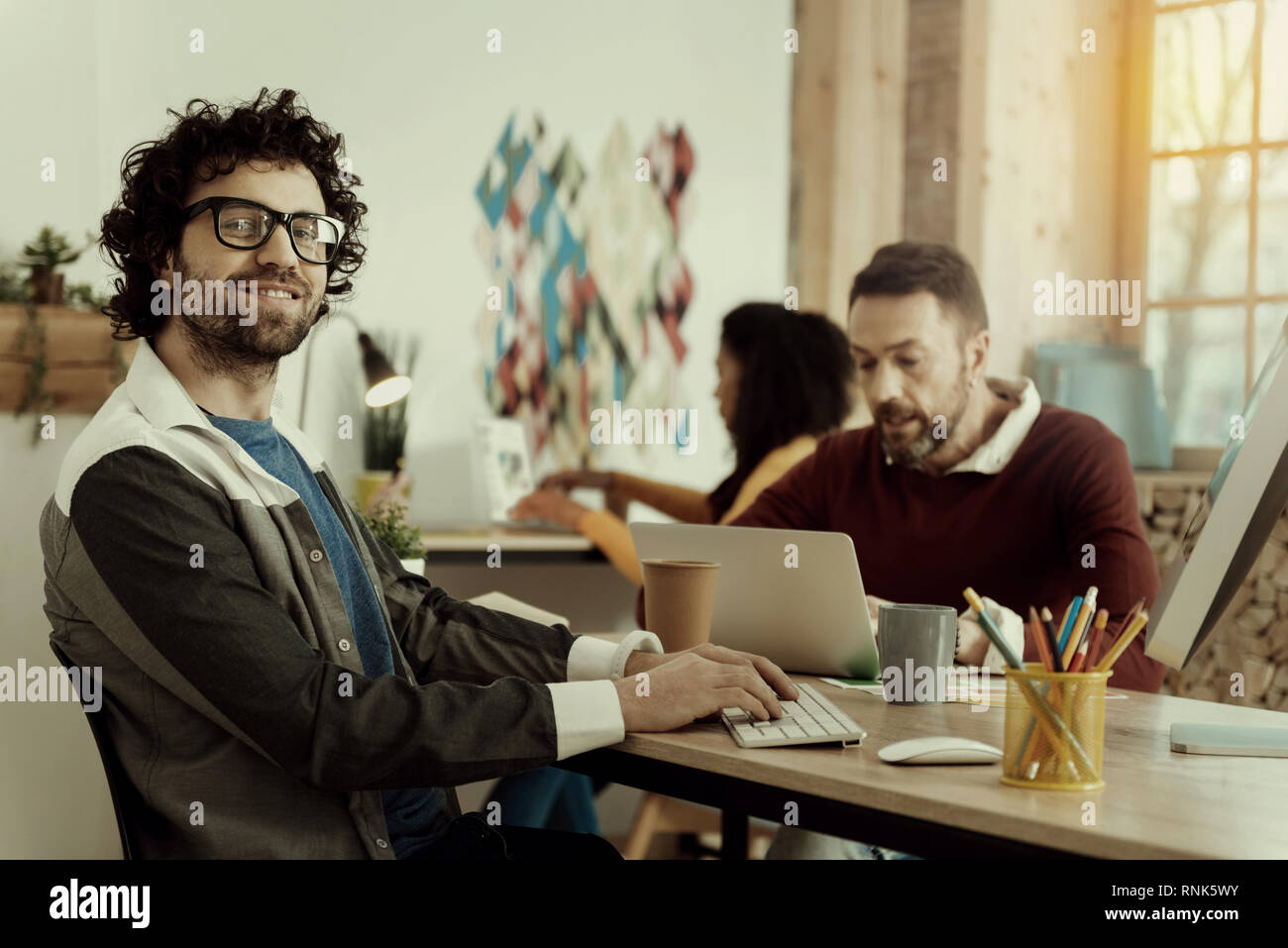 Feeling good office hi-res stock photography and images - Alamy