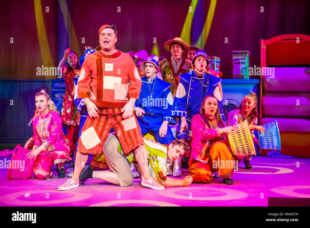 Traditional british pantomime hi-res stock photography and images - Alamy