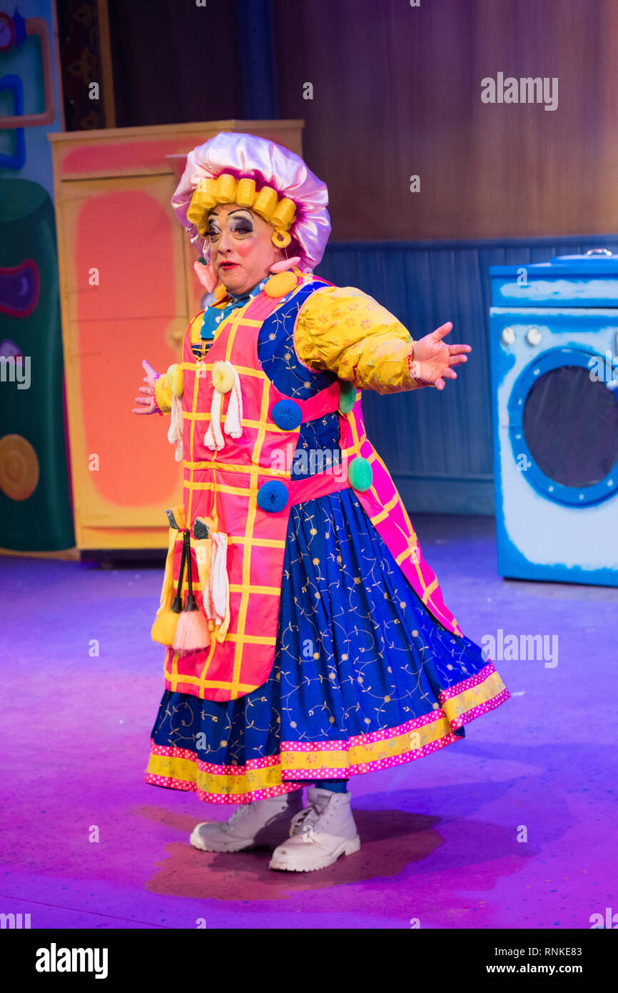 Pantomime performance hi-res stock photography and images - Alamy