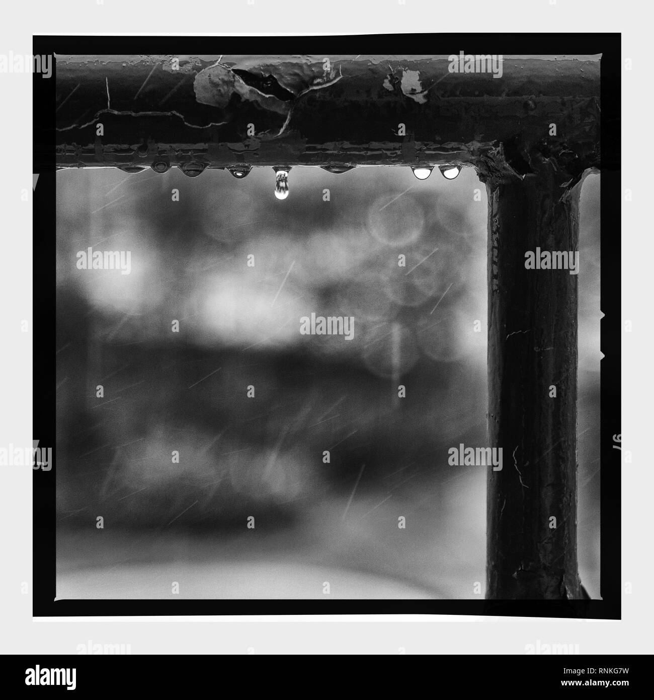 Water splash frame hi-res stock photography and images - Alamy