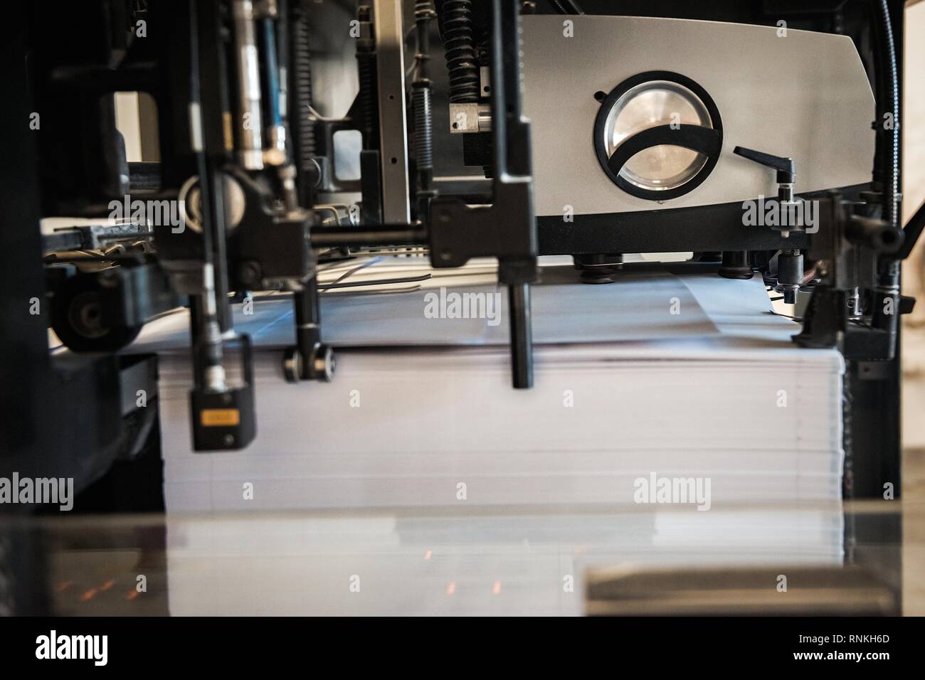 Newspaper rotary printing machine hi-res stock photography and images ...