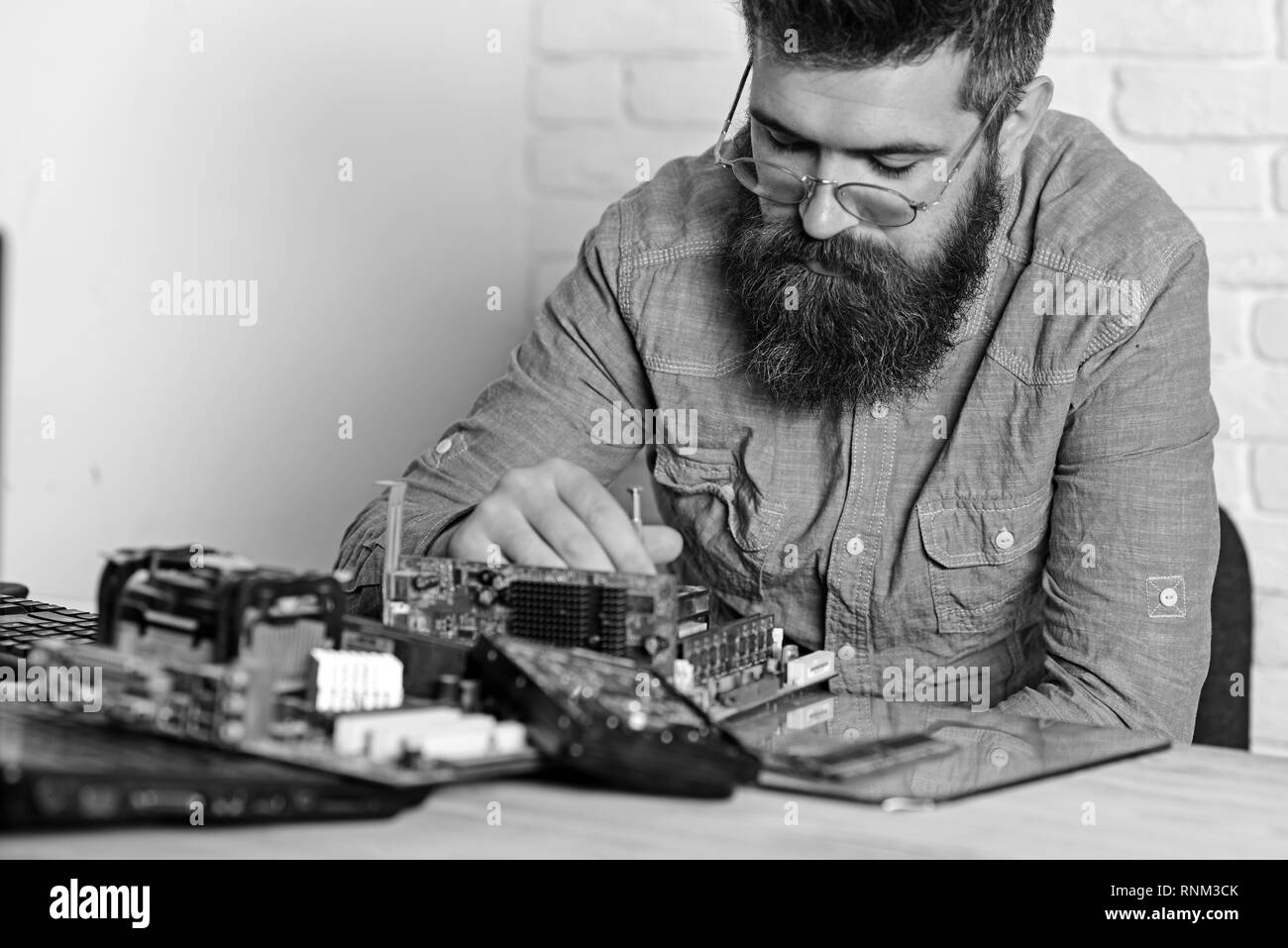 Computer assembly factory Black and White Stock Photos & Images - Alamy