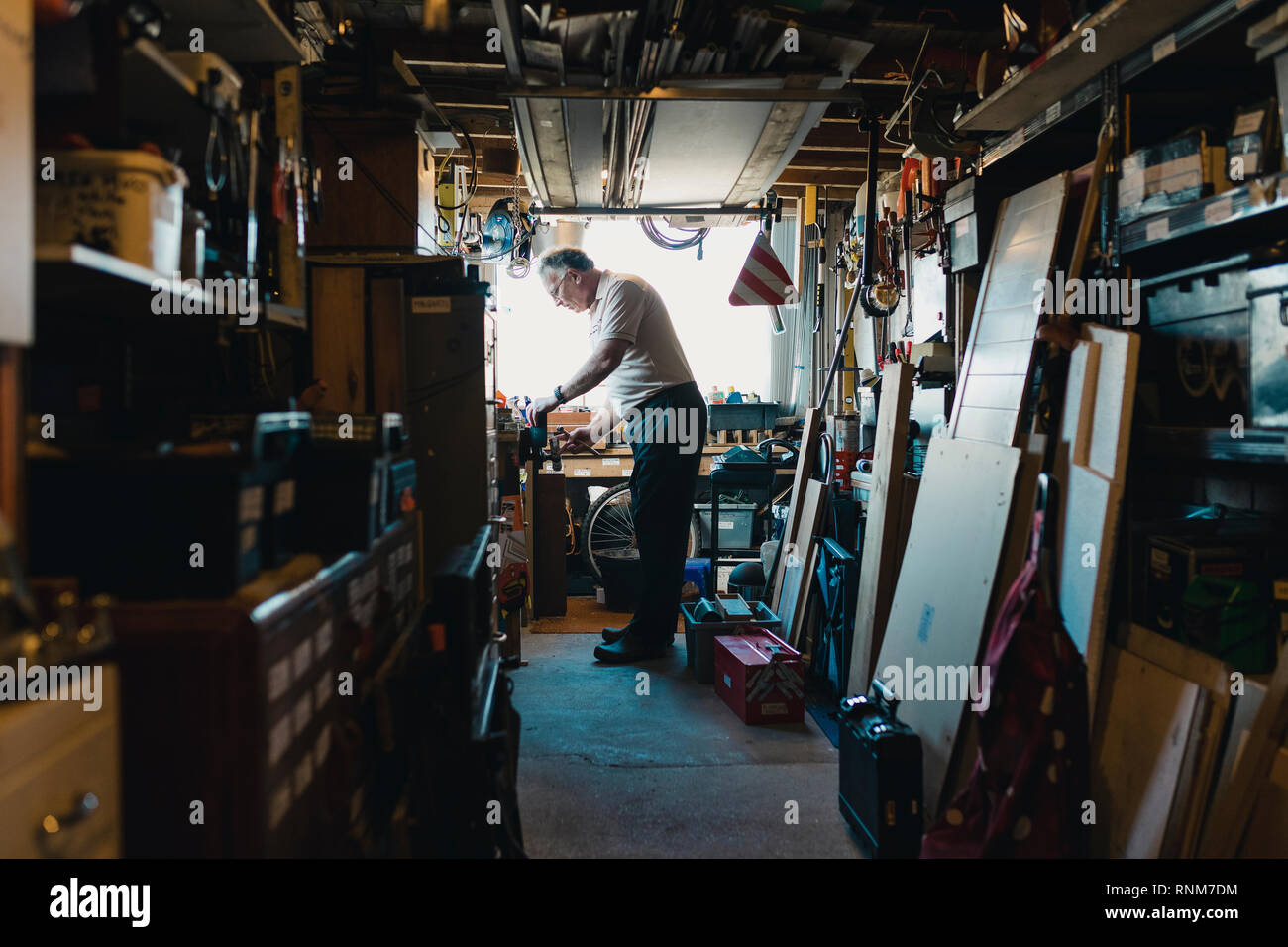 Messy garage workbench hi-res stock photography and images - Alamy
