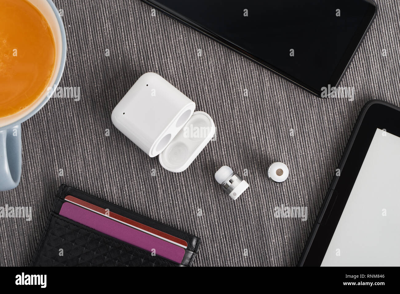 wireless cordless bluetooth earbuds and chargeable case with smart ...