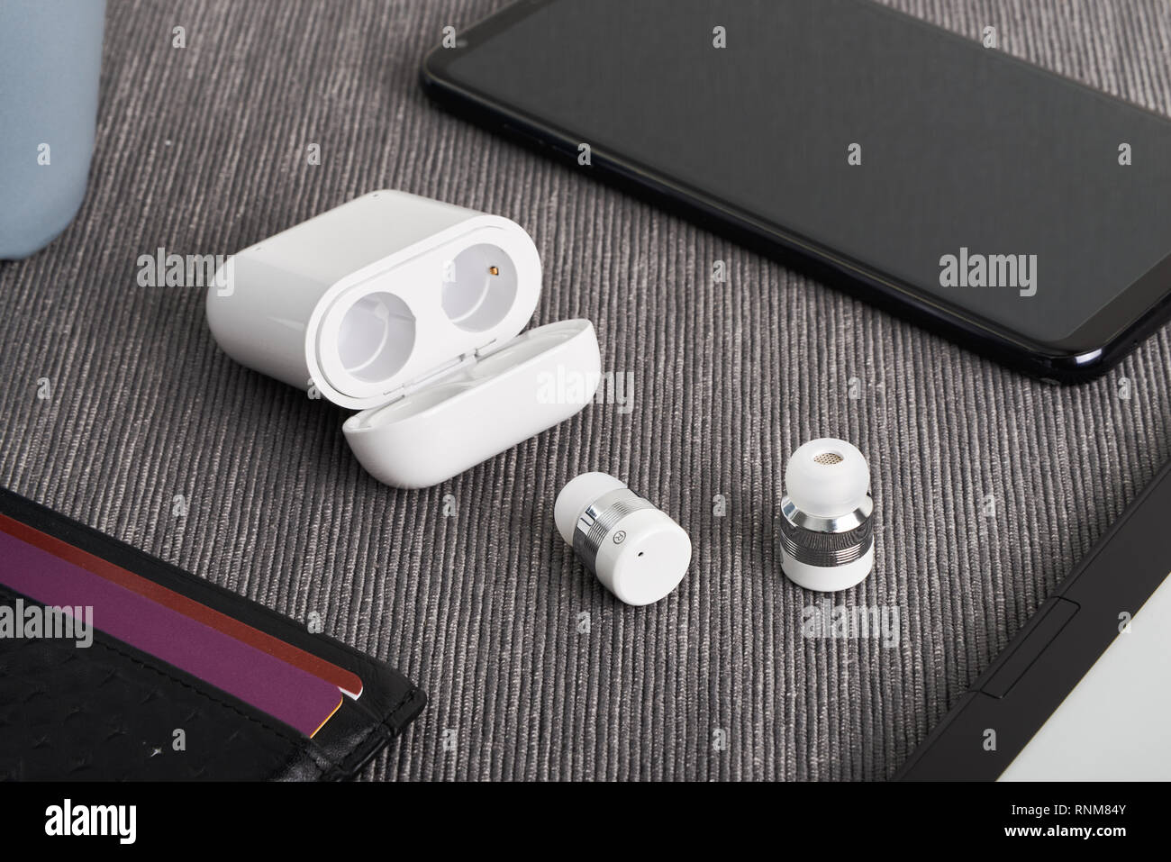 wireless cordless bluetooth earbuds and chargeable case with smart ...