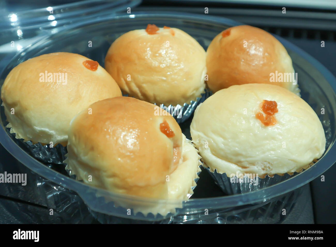 Custard stuff hi-res stock photography and images - Alamy