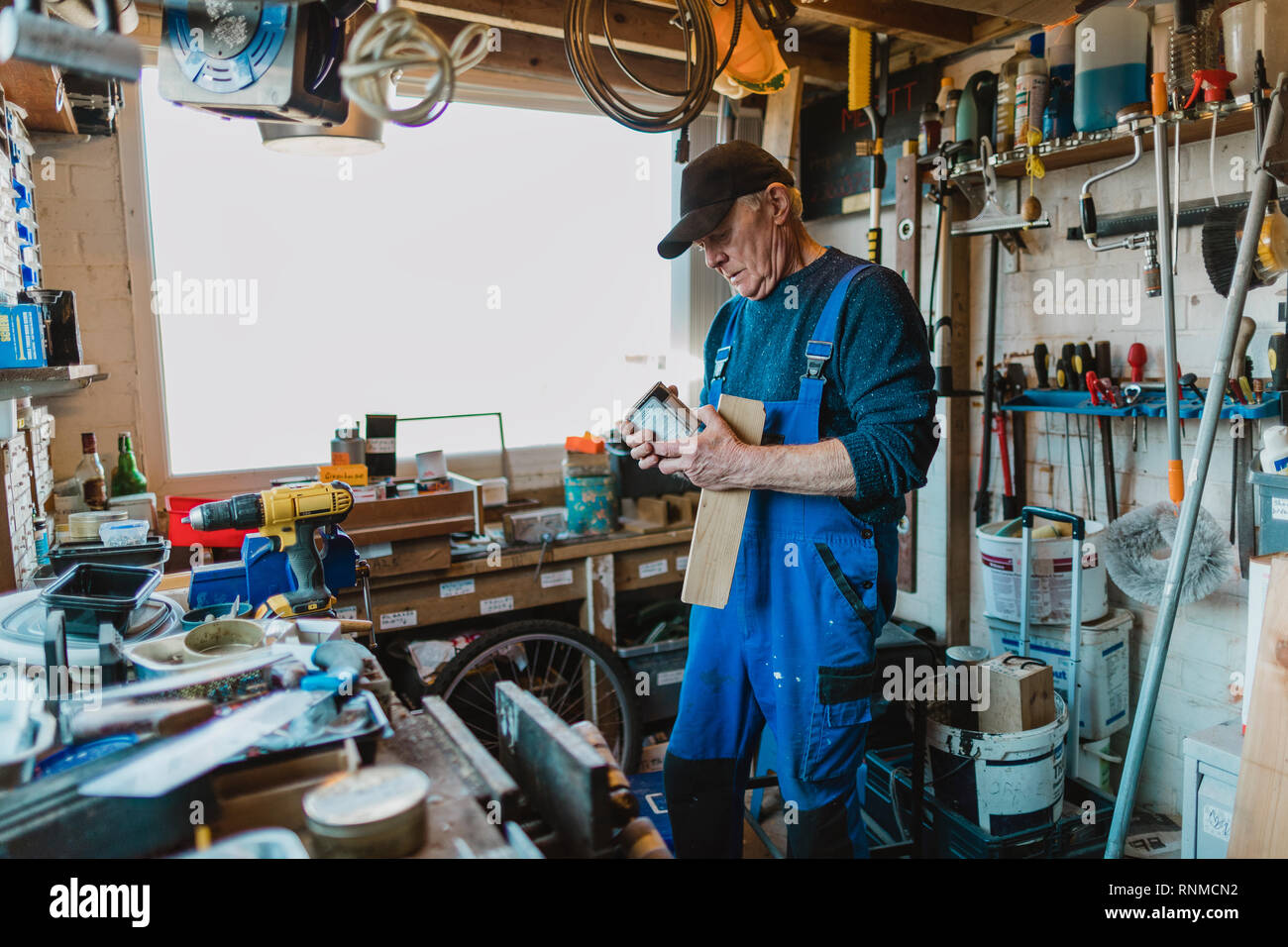 Inside tool shed hi-res stock photography and images - Alamy
