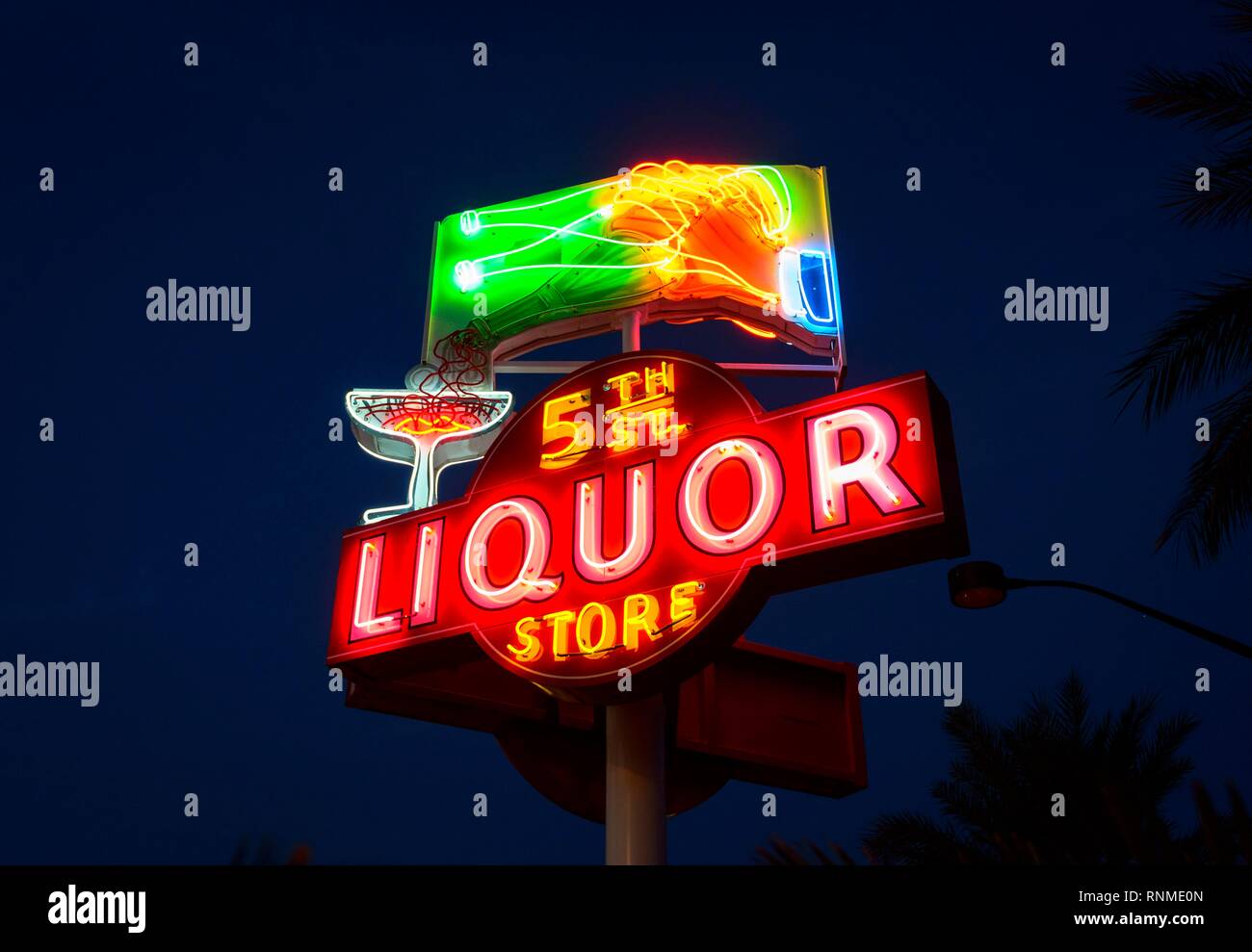 Neon neon sign of an alcohol store, Liquor Store, Las Vegas Arts ...