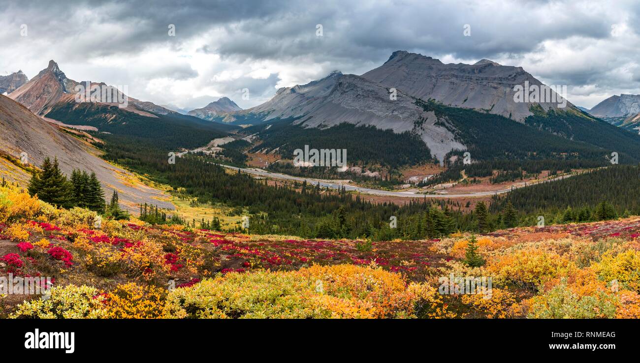 Rocky ridge mountains hi-res stock photography and images - Alamy