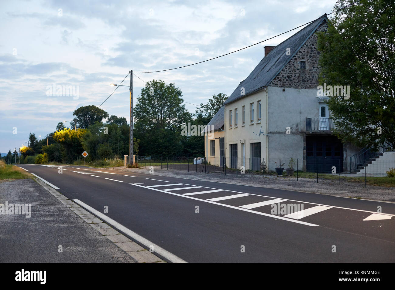 Rural french house hi-res stock photography and images - Alamy
