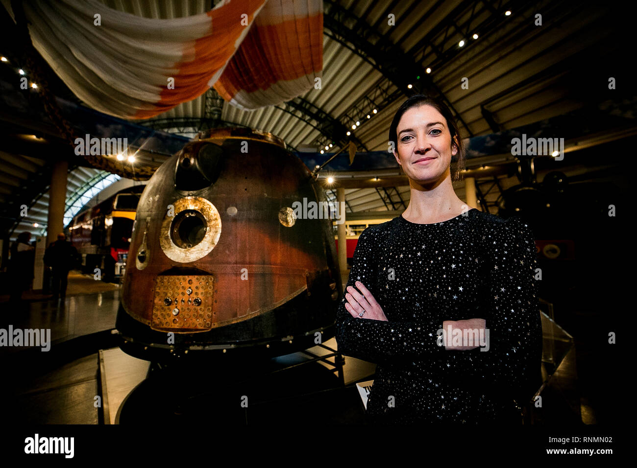 Re entry into earth's atmosphere hi-res stock photography and images ...