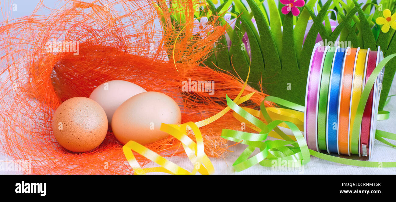 Easter banner background with easter eggs and ribbons Stock Photo - Alamy