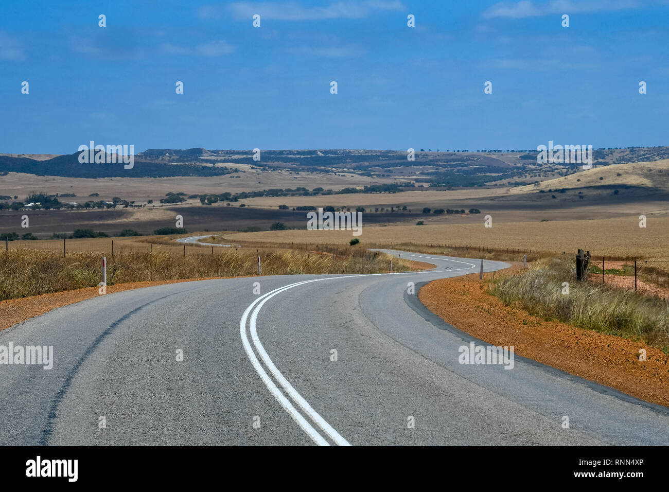 Australian road markings hi-res stock photography and images - Alamy