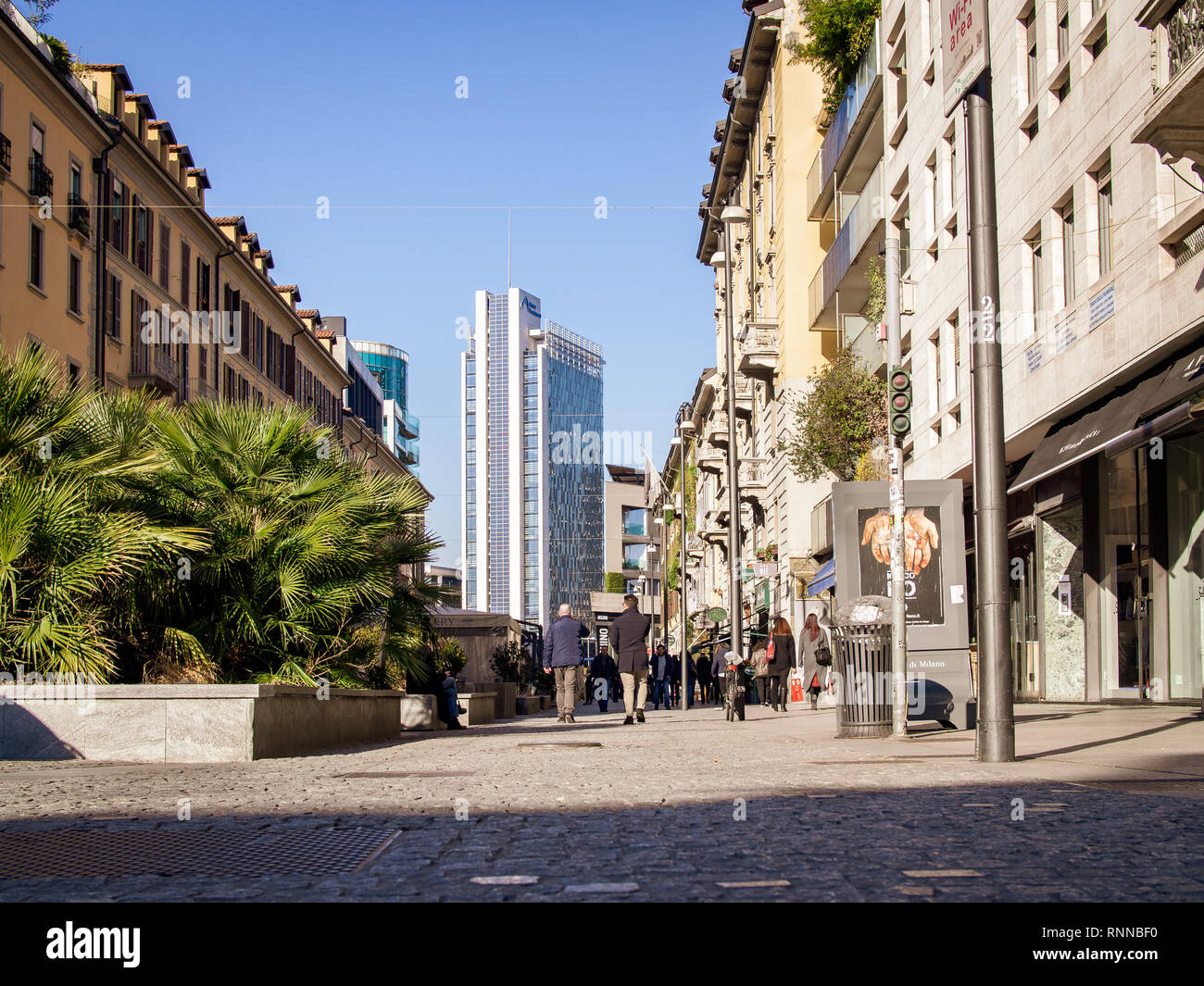 Street scene in milan italy hi-res stock photography and images - Alamy