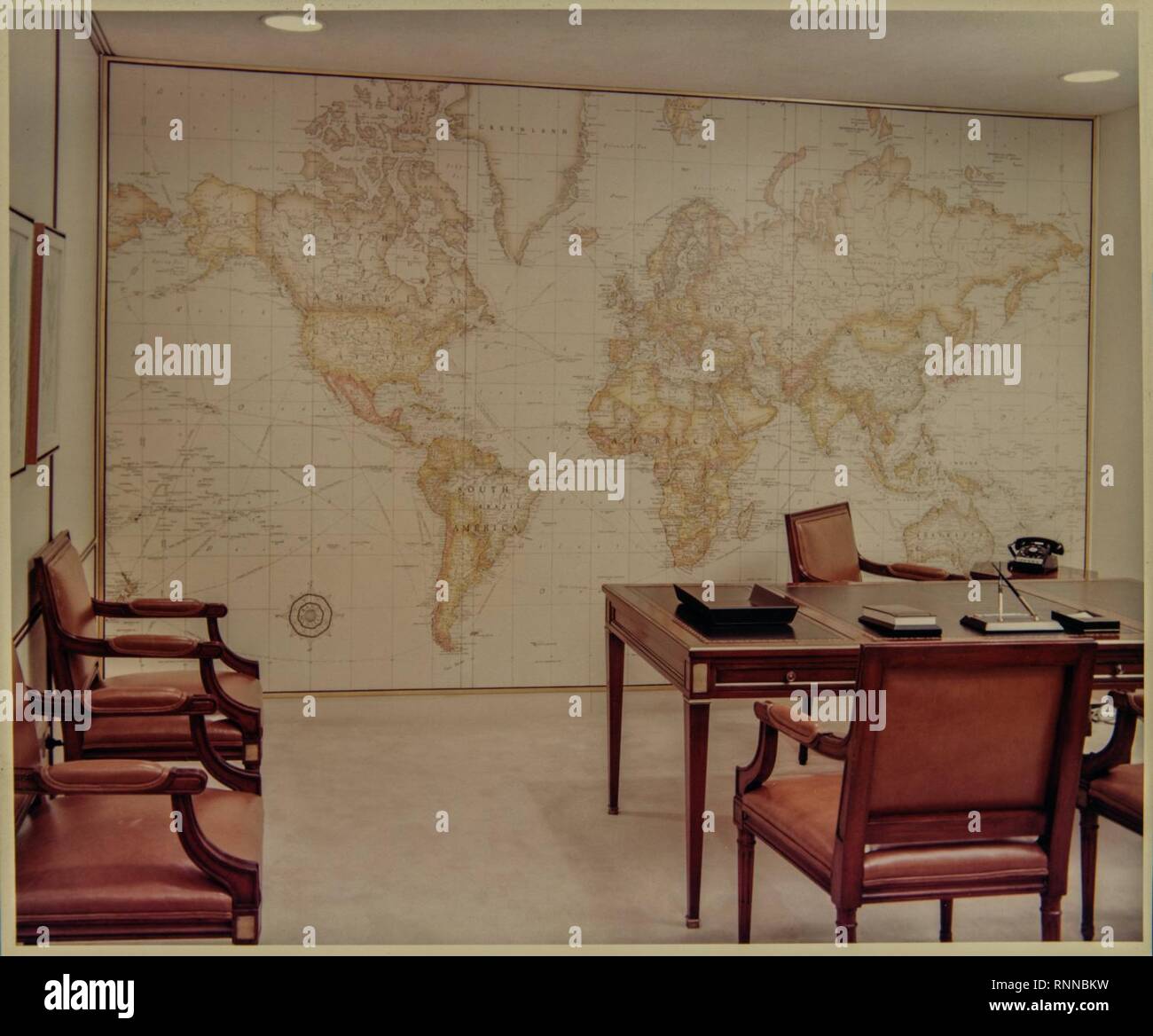 Hand colored maps hi-res stock photography and images - Alamy