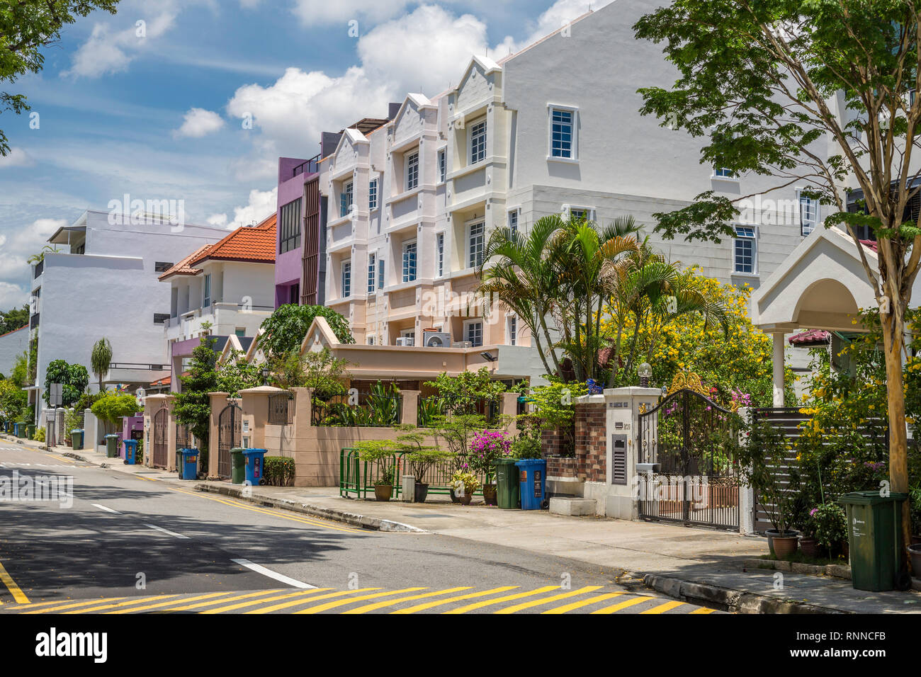 Middle Class Houses High Resolution Stock Photography and Images - Alamy