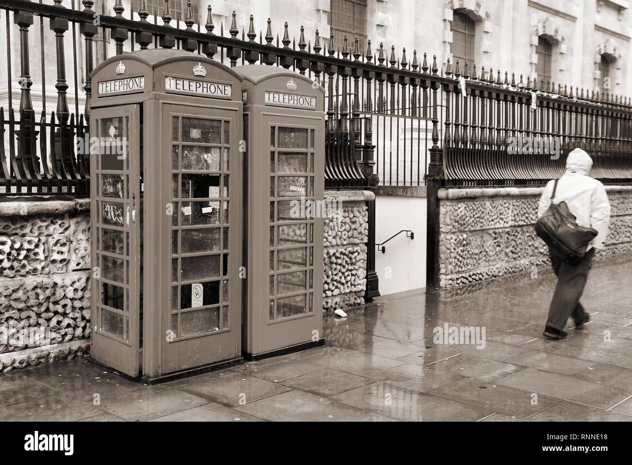 Old style photo booth hi-res stock photography and images - Alamy